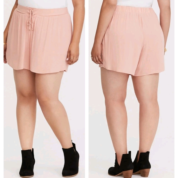 torrid | Shorts | Nwt Torrid 2x Lace Front Crepe Shorts | Poshmark